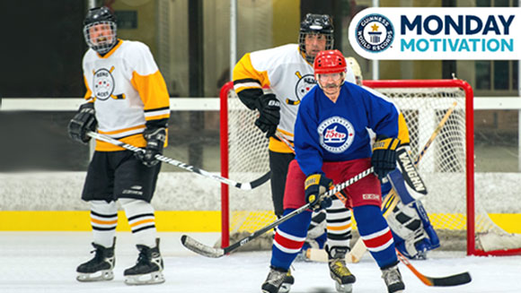 世界最高龄冰球球员95岁仍驰骋赛场 | 吉尼斯世界纪录