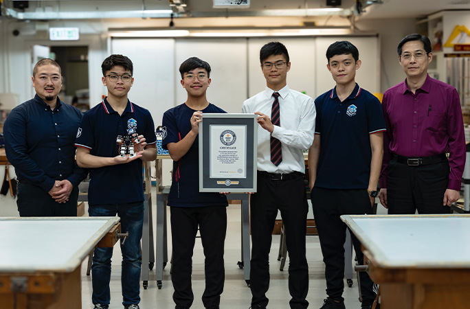 香港高中生打造世界最小人形机器人 | 吉尼斯世界纪录