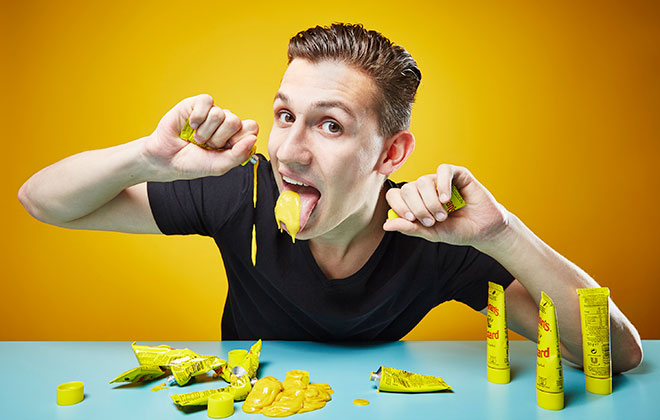 Most mustard eaten from a tube in 30 seconds | 吉尼斯世界纪录