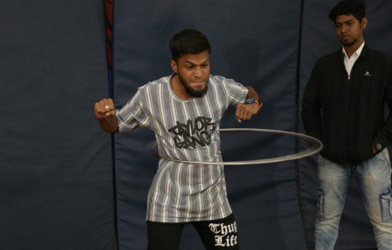 Most rotations with a 2 kg hula hoop in one minute | 吉尼斯世界纪录