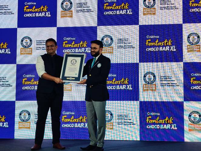 Longest line of chocolate bars | 吉尼斯世界纪录