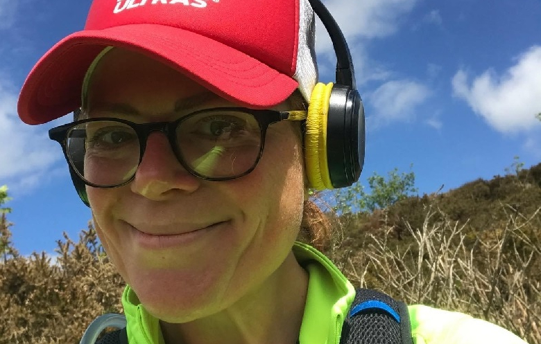 Most consecutive days to run a half marathon distance (female) | 吉尼斯世界纪录