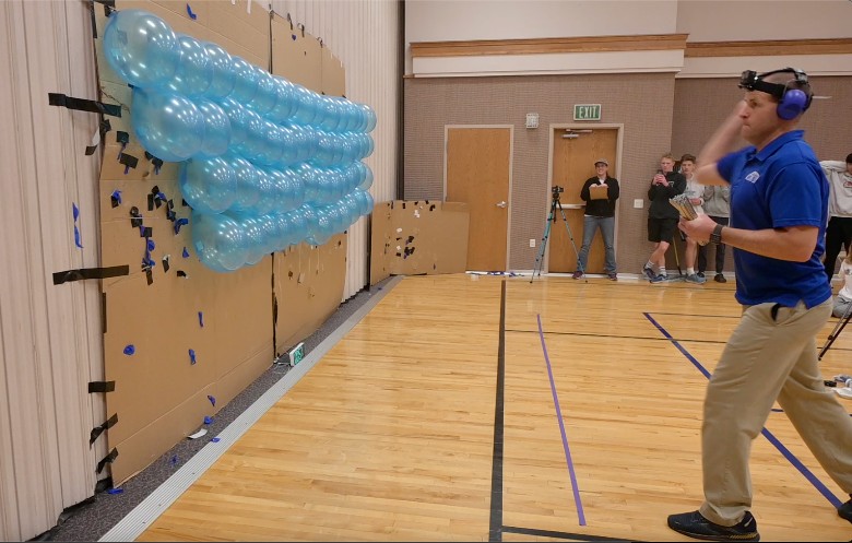 Most balloons burst with chopsticks in one minute | 吉尼斯世界纪录