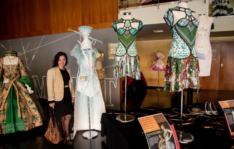 Largest display of paper dresses | 吉尼斯世界纪录