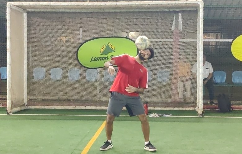 Most side head stall ball control tricks in 30 seconds | 吉尼斯世界纪录