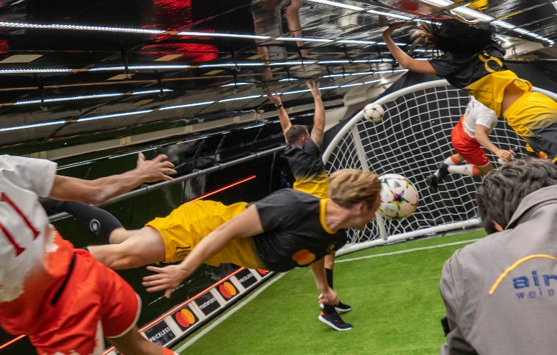 Highest altitude game of football (soccer) on a parabolic flight | 吉尼斯世界纪录