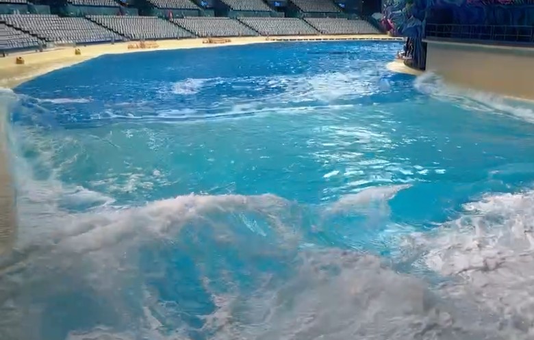 Largest indoor artificial wave | 吉尼斯世界纪录