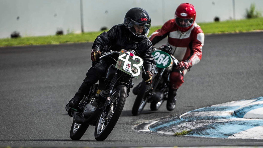 Oldest competitive motorcycle racer (male) | 吉尼斯世界纪录