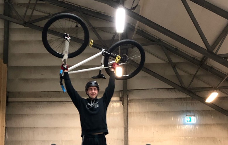 Most bicycle backflips in three minutes | 吉尼斯世界纪录
