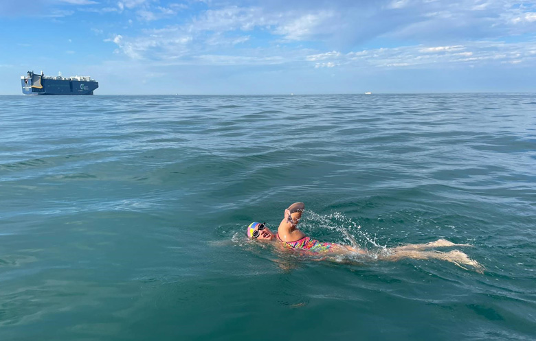 Fastest swim crossing of the English Channel (IS1, female) | 吉尼斯世界纪录