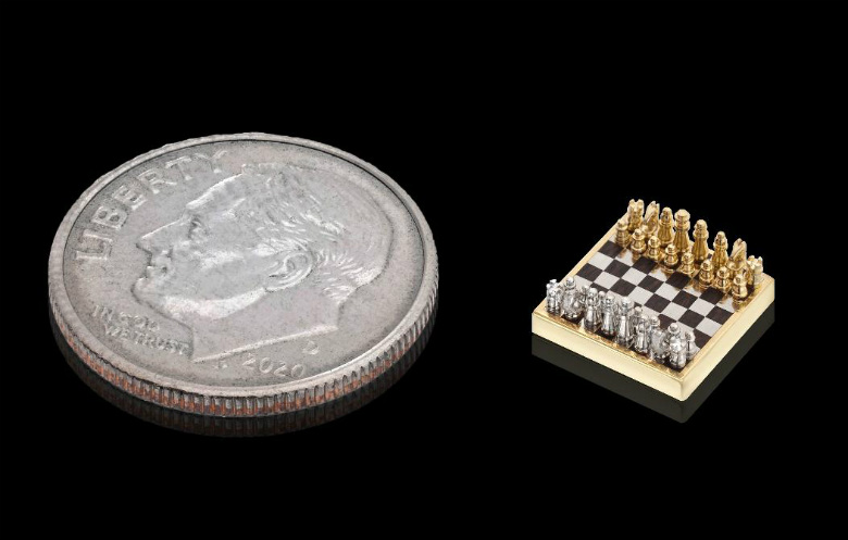 Smallest handmade chess set | 吉尼斯世界纪录
