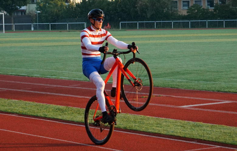 Longest bicycle wheelie in one hour | 吉尼斯世界纪录