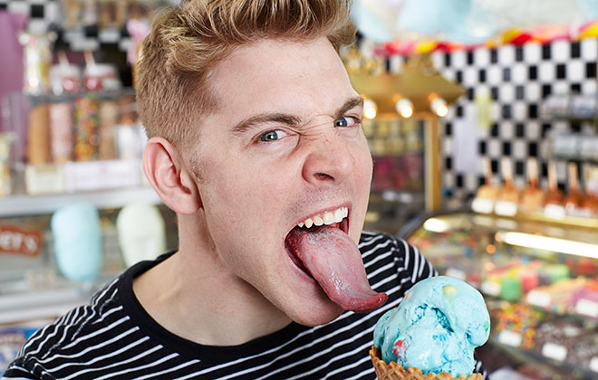 Longest tongue (male) | 吉尼斯世界纪录